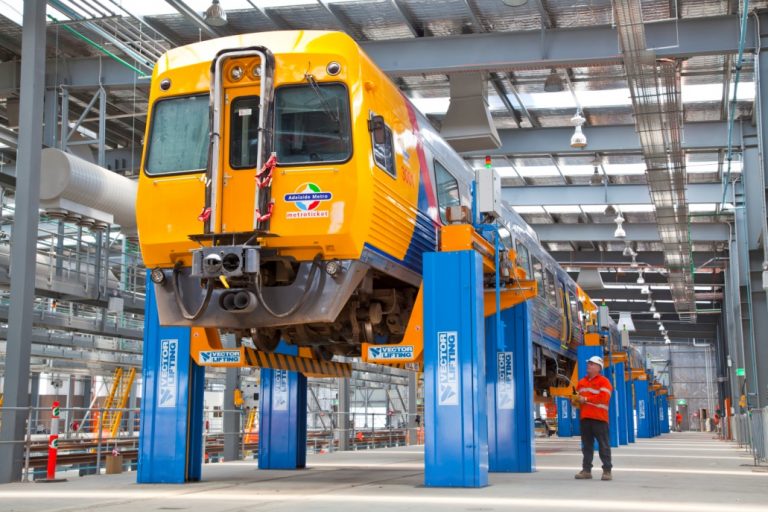 Railway Maintenance Equipment - Vector Lifting